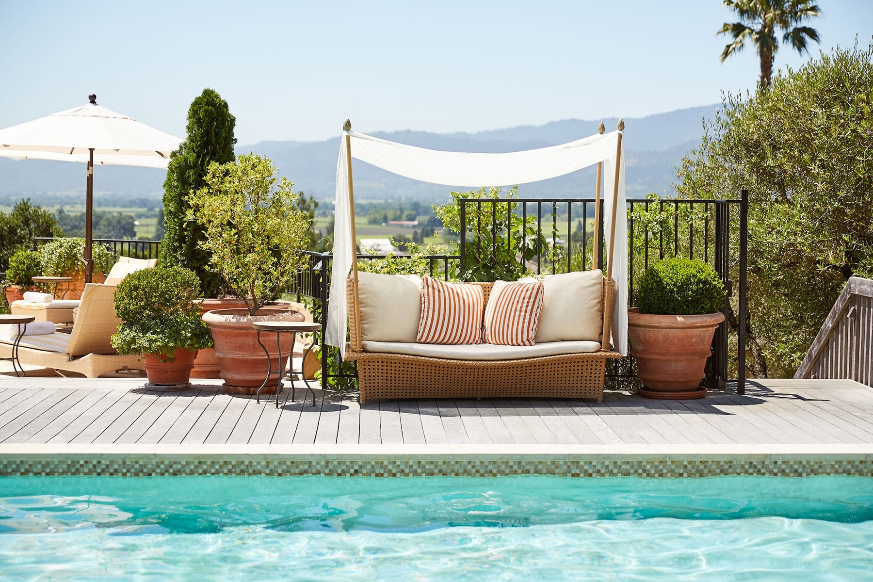 Unwind In Our La Plage Pool And Cabanas Experiences - Auberge Du Soleil